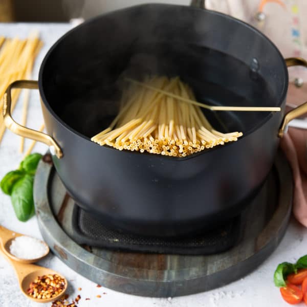 Burrata Pasta • Delicious Pasta Burrata in mins (Video) • Two Purple Figs
