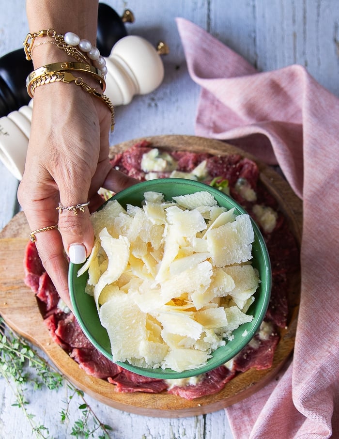 Beef Carpaccio • Classic Italian Carpaccio di Manzo {Video}• Two Purple ...