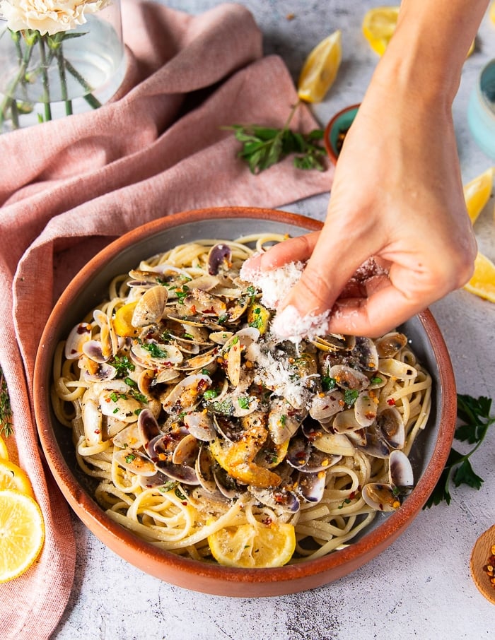 Clam Pasta • Spaghetti alle Vongole in Mins {video} • Two Purple Figs